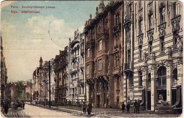 Façade renovation and restoration works for the apartment building at ...